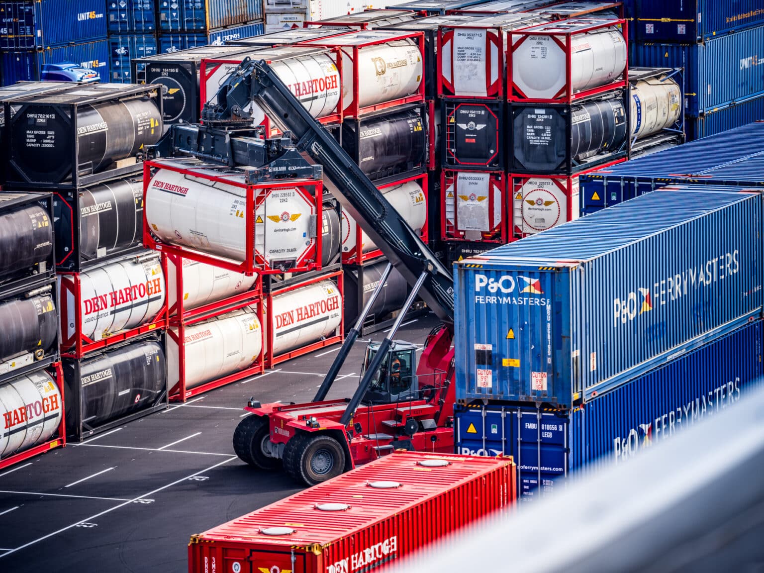 Container Stevedoring & Storage - Broekman Logistics